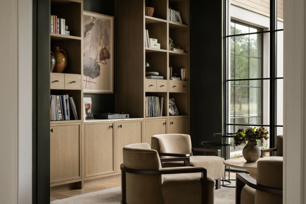 26 Modern Farmhouse Home Offices for 2025