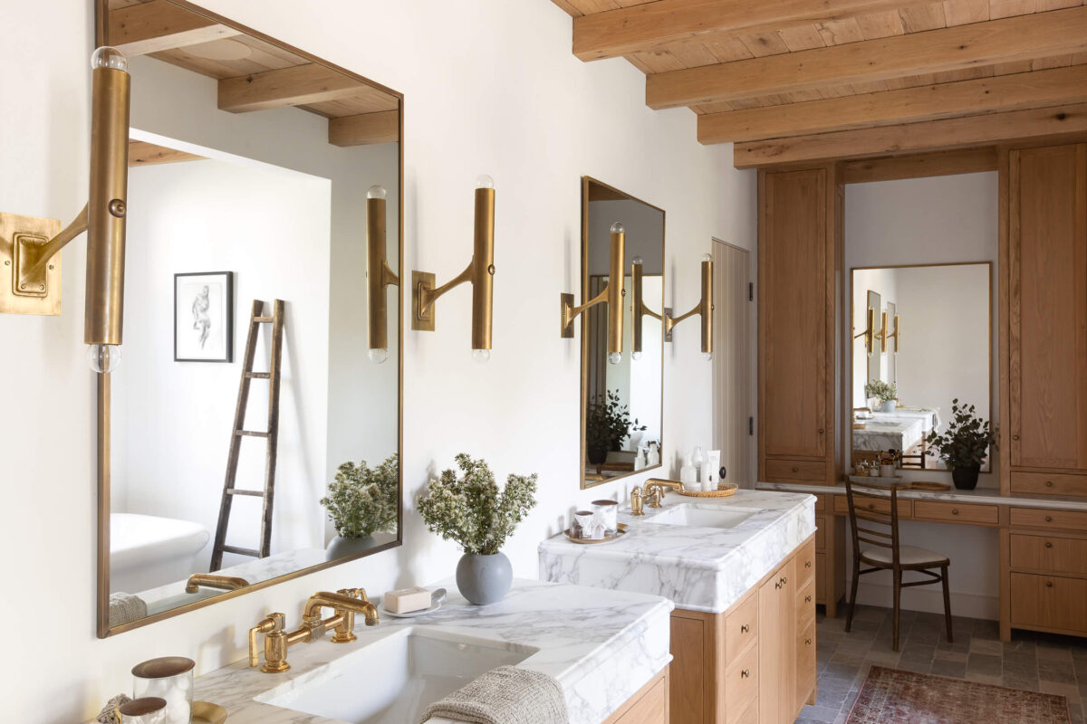 31 Modern Farmhouse Bathroom Ideas With Design Tips