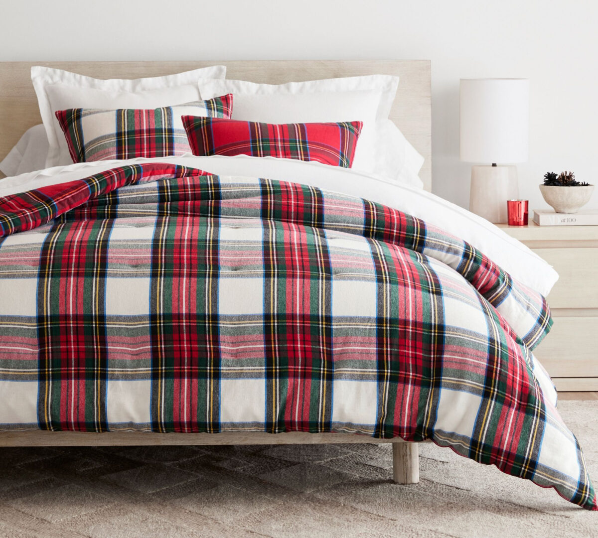 50 Christmas Bedroom Ideas for a Cozy Holiday Retreat