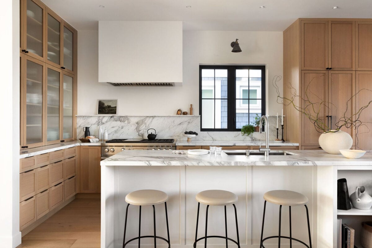 75 Two Tone Kitchen Cabinet Ideas for 2024 with Stylish Tips