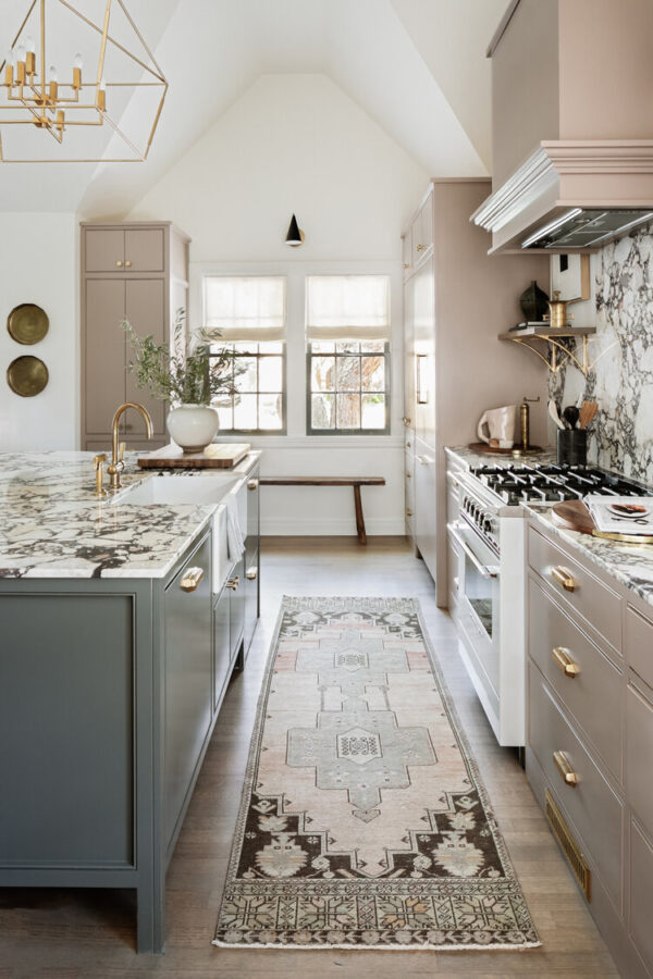 75 Two Tone Kitchen Cabinet Ideas for 2024 with Stylish Tips