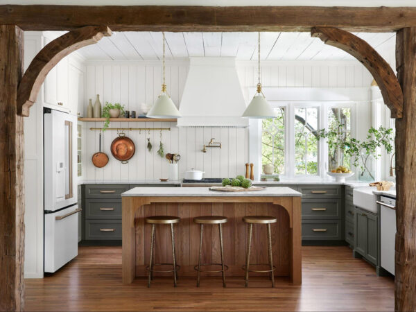 75 Two Tone Kitchen Cabinet Ideas for 2024 with Stylish Tips