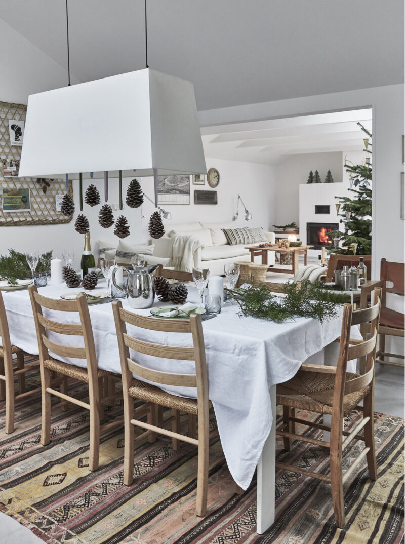 15 Beautiful Scandinavian Christmas Decorating Ideas