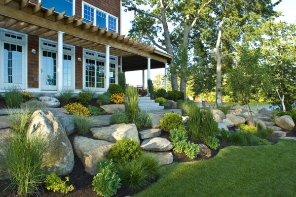 37 Backyard Landscaping Ideas for a Beautiful Yard