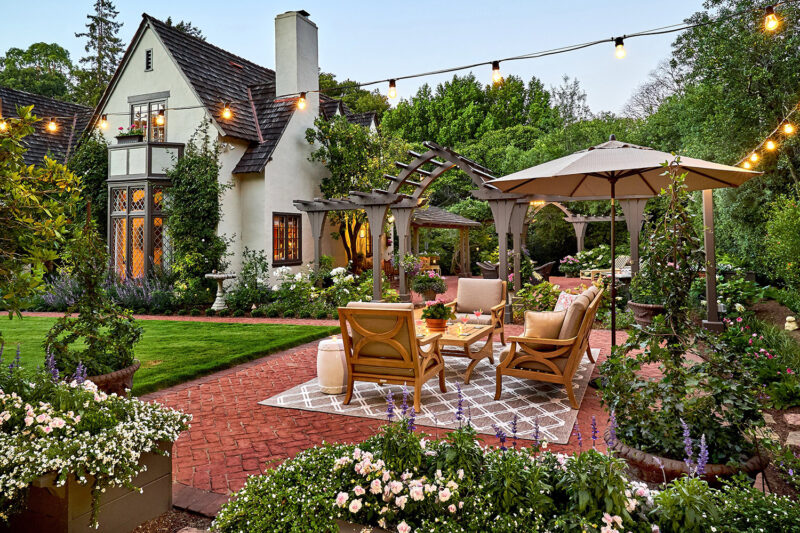 37 Backyard Landscaping Ideas for a Beautiful Yard
