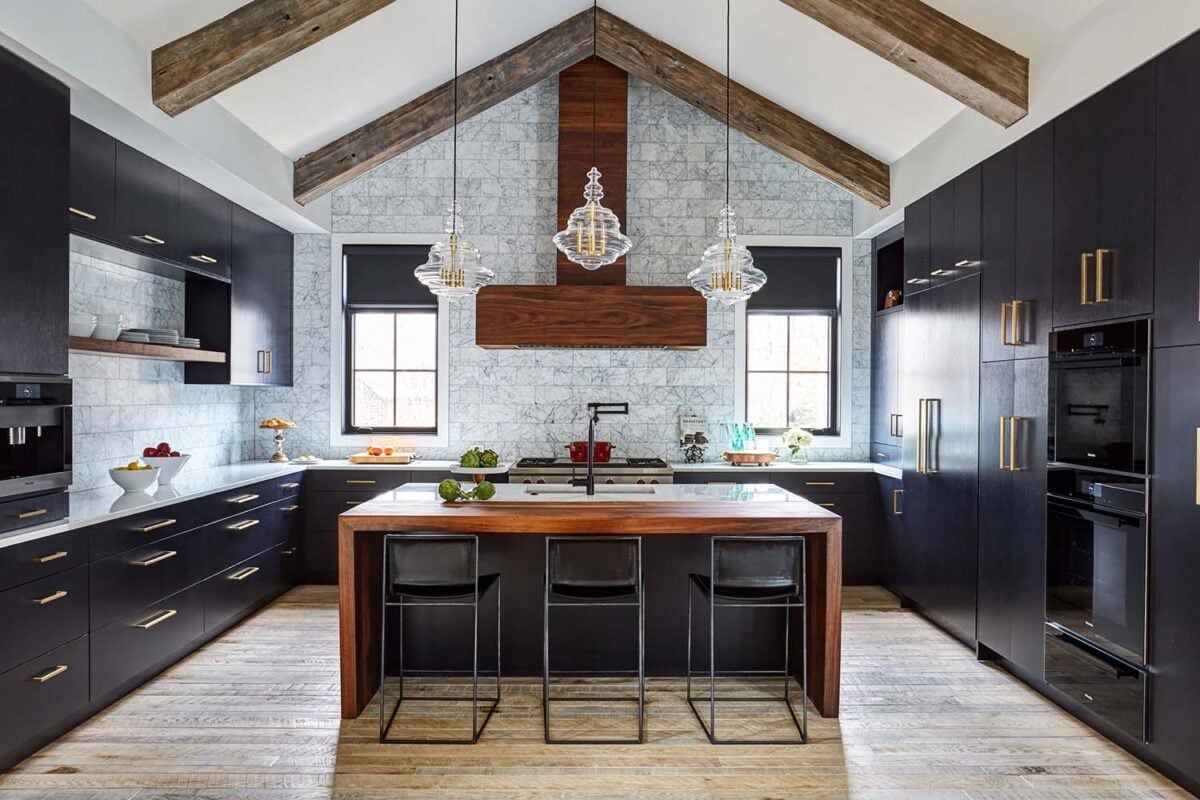 31 Stunning Dark Kitchen Cabinet Ideas
