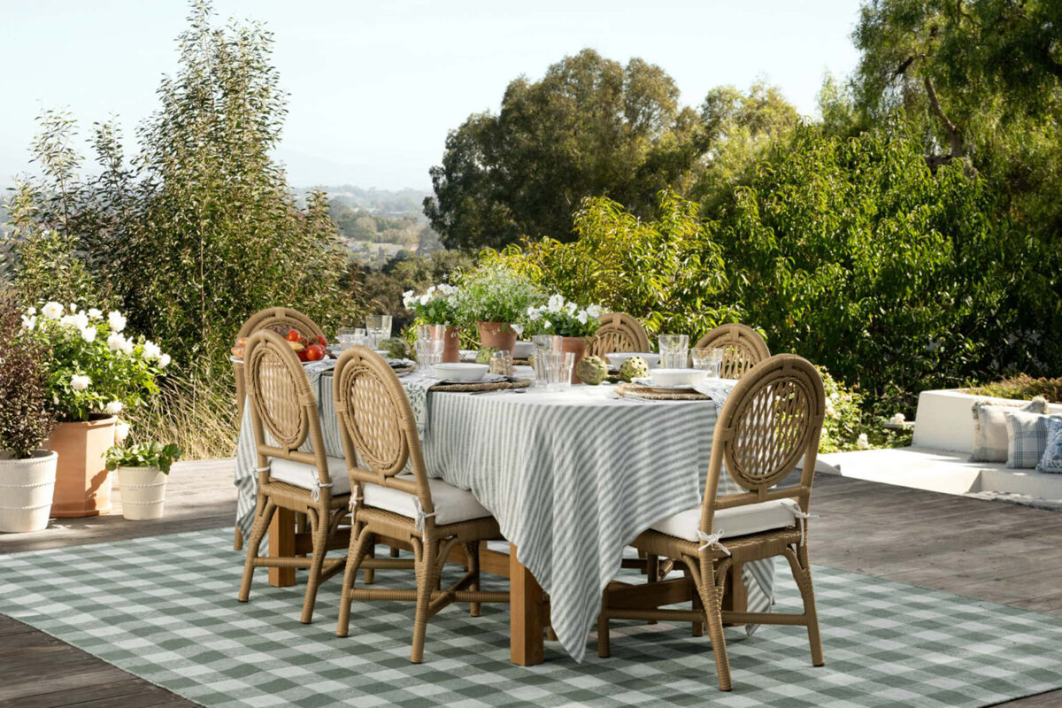 37 Beautiful Outdoor Living Spaces for 2025